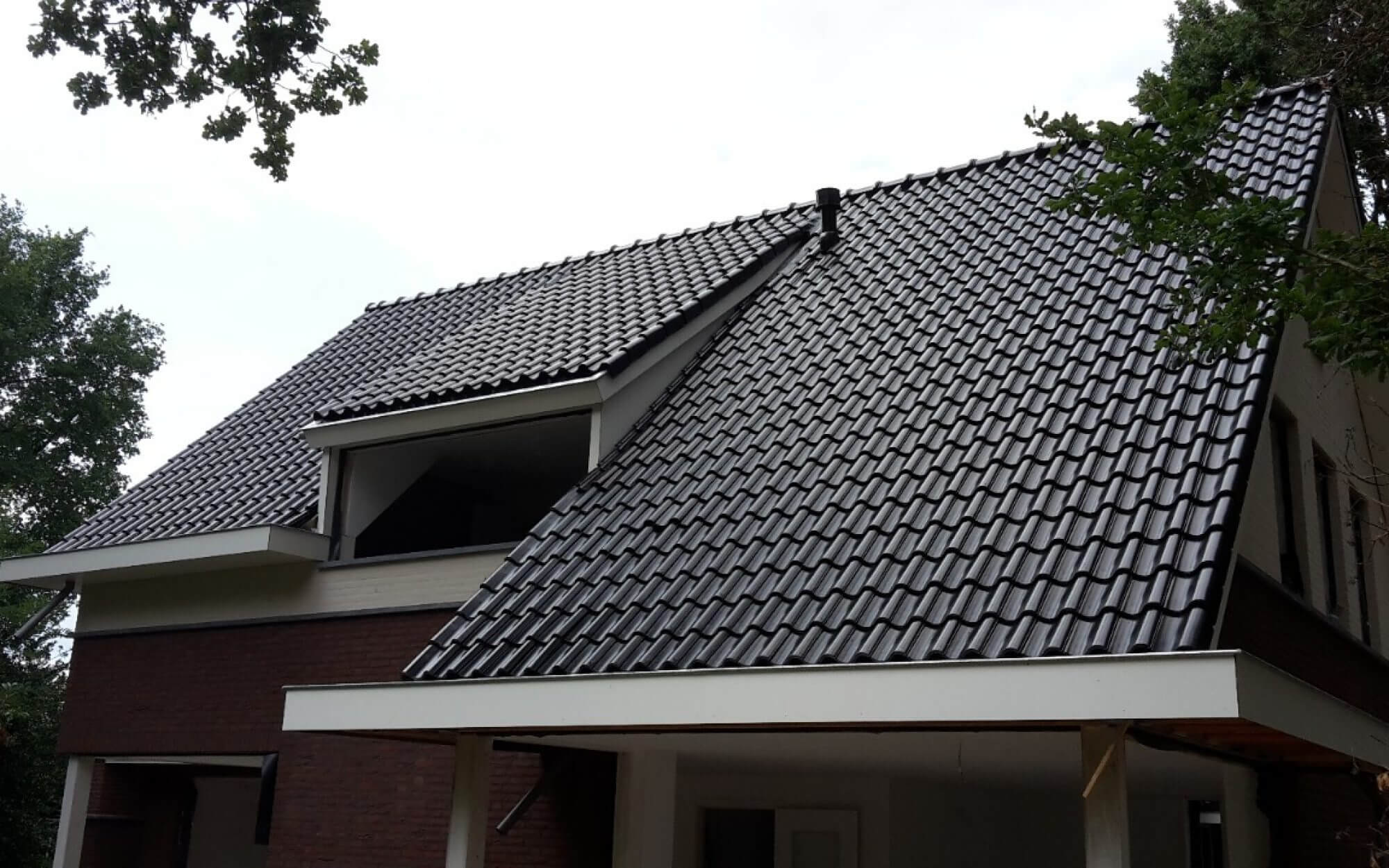 Koramic OVH Vario matzwart verglaasd dakpan - Goedkope Dakpannen